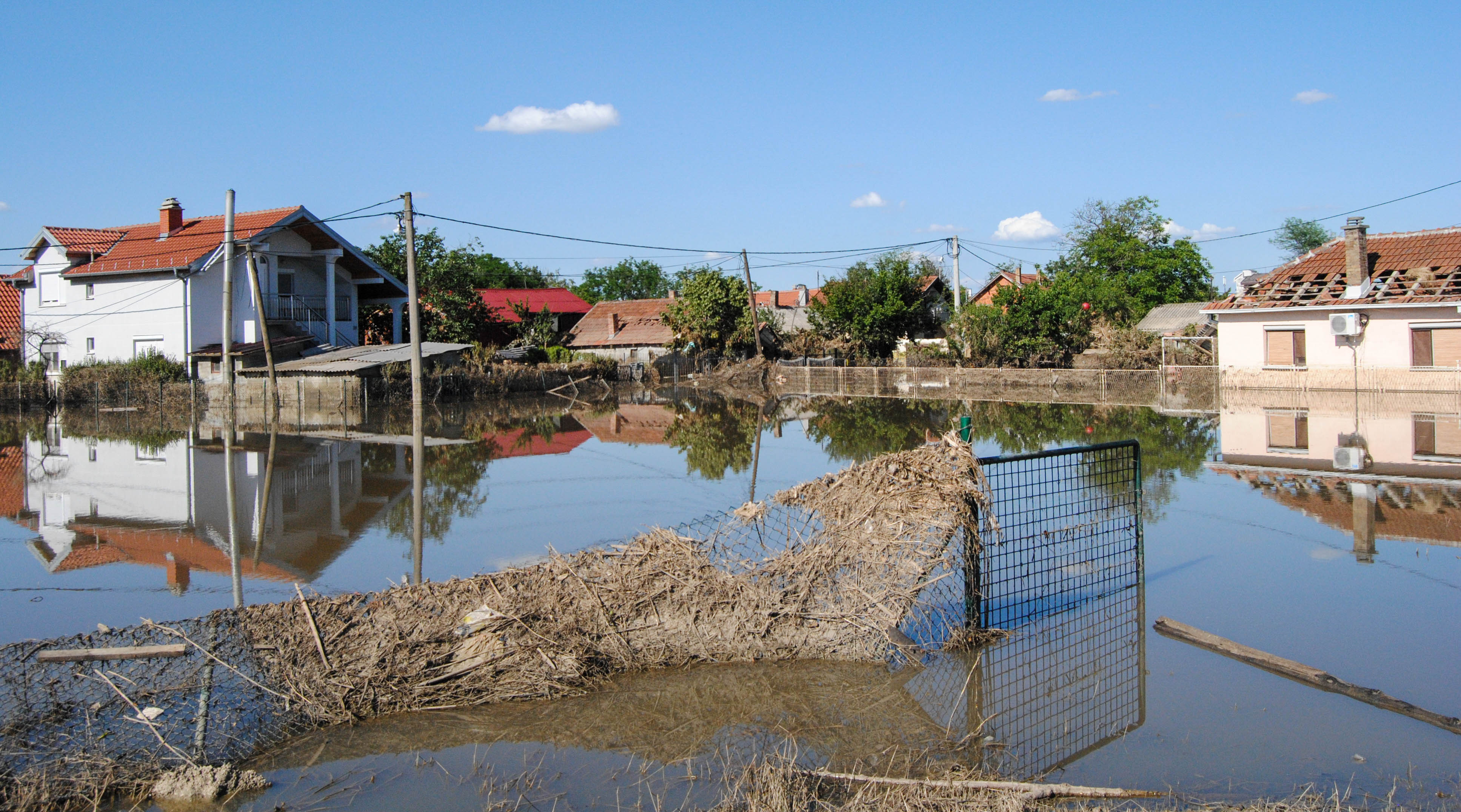 SERBIA: Obrenovac, il giorno dopo l'alluvione. Testimonianza e ...