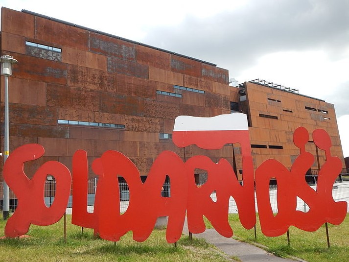 POLONIA: Il governo taglia i fondi al museo di Solidarnosc - East Journal